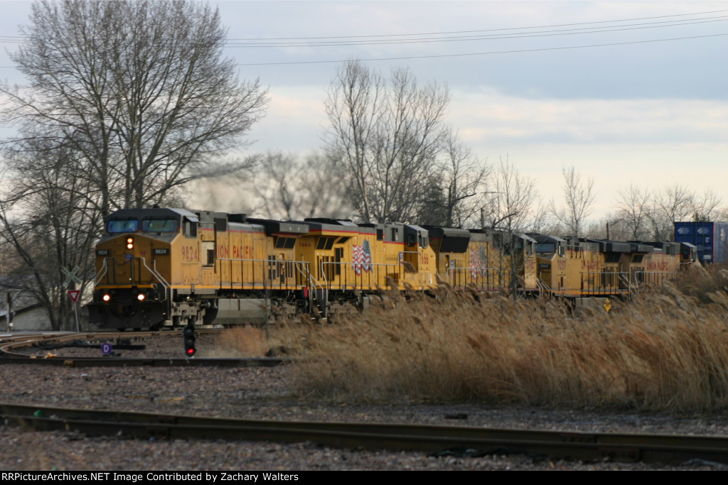 UP 9824 Leads this 5 Unit